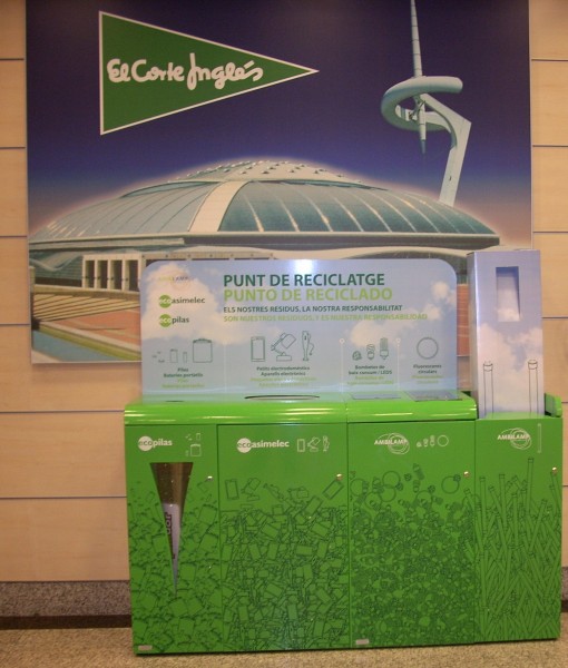 Recyclia y Ambilamp instalan multicontenedores de RAEE’s en centros del ...